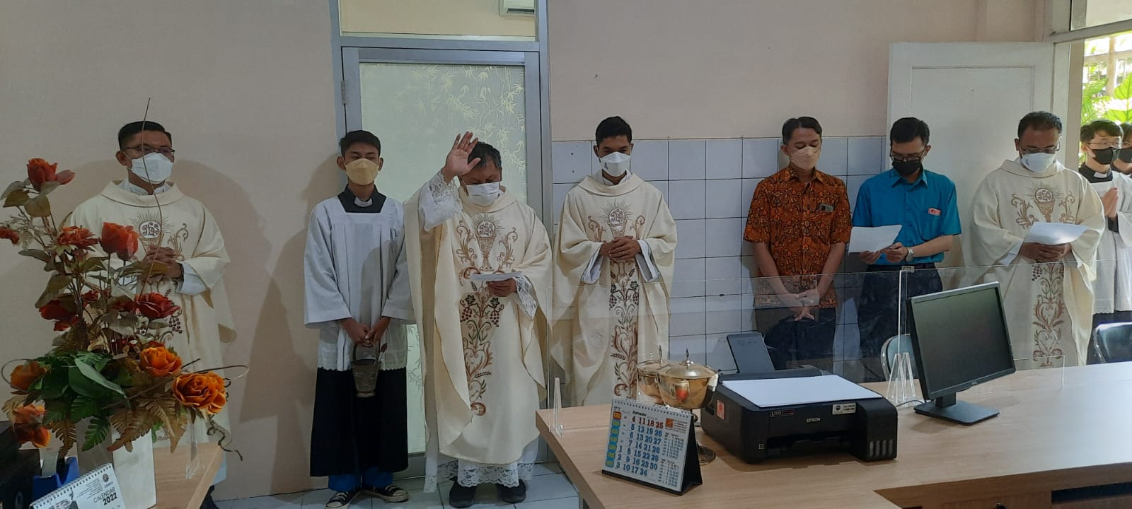 Pemberkatan Ruang Tata Usaha SMAK St. Louis 2, Surabaya - Yayasan Lazaris